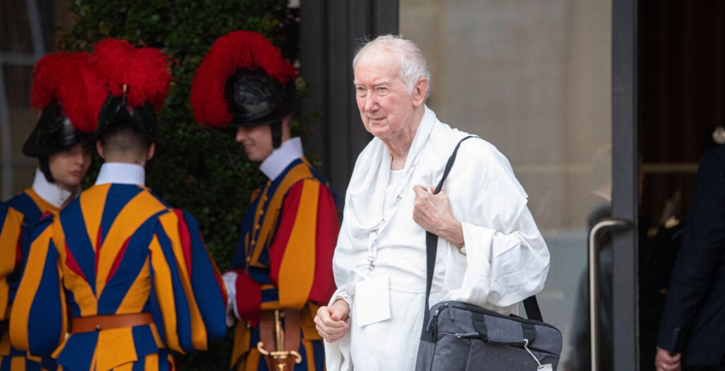 Timothy Radcliffe: “Muchos sacerdotes podrían ser más felices si ...